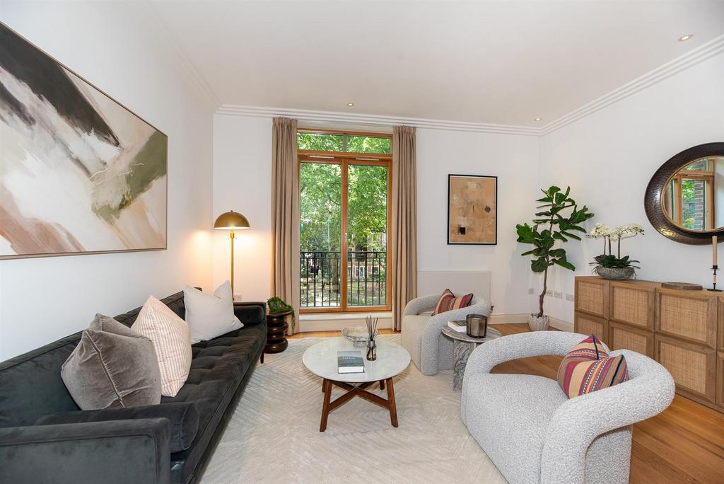 8 Dean Ryle Street, London SW1P 3 bed flat - £1,495,000