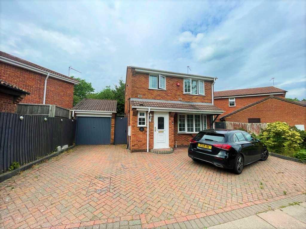 Rubery, Birmingham B45 3 bed detached house - £290,000