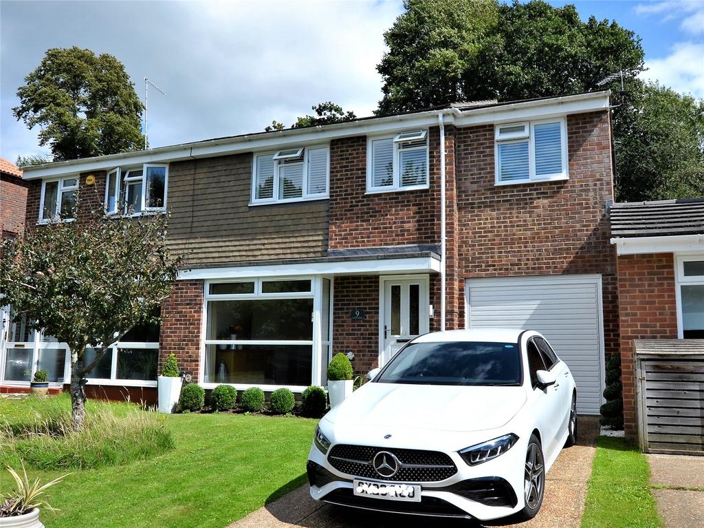 Rocks Park Road Uckfield East 4 Bed Semi Detached House £475 000