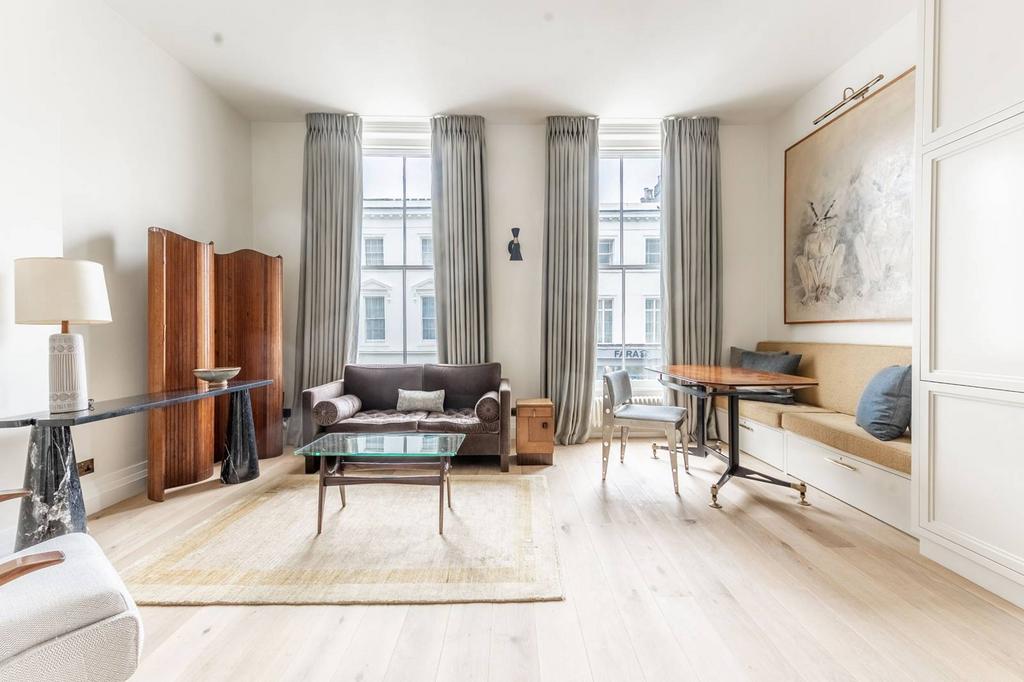 Gloucester Road, South Kensington... 1 bed flat - £900,000