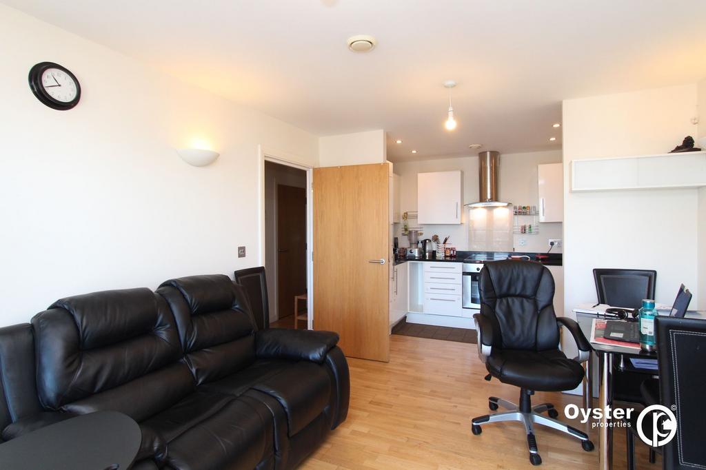 Ilford Hill, Icon Building, IG1 2 bed flat - £1,600 pcm (£369 pw)