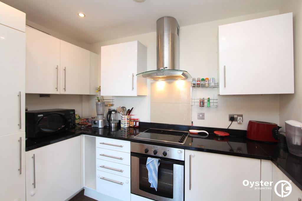 Ilford Hill, Icon Building, IG1 2 bed flat to rent - £1,600 pcm (£369 pw)