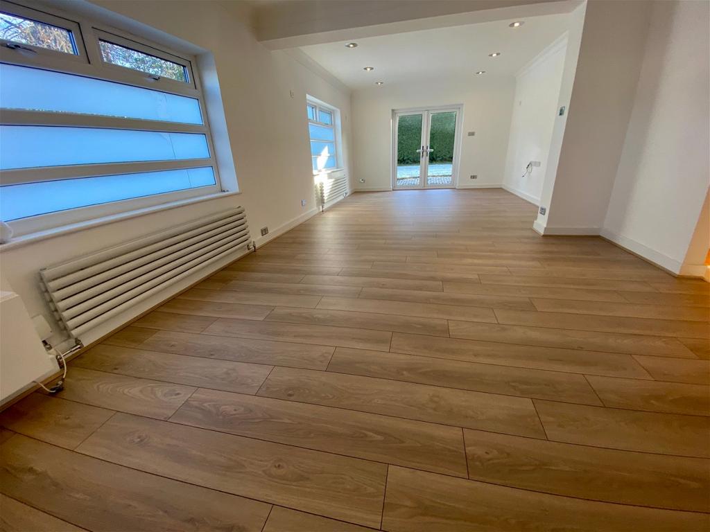 Daylesford Road, Cheadle, SK8 1LE 5 bed detached house - £3,500 pcm (£ ...
