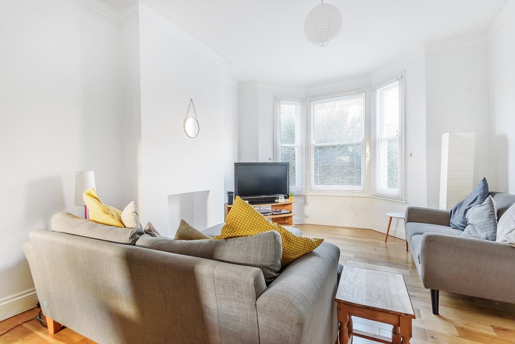 Brocklebank Road London SW18 3 bed house - £2,750 pcm (£635 pw)