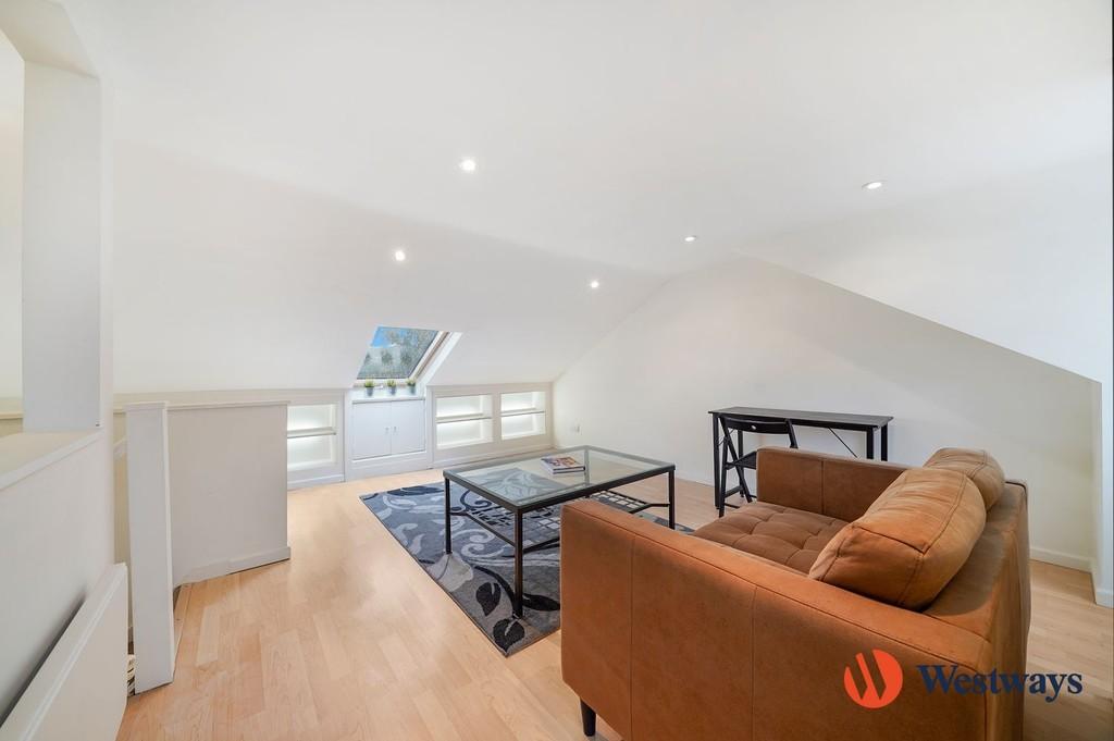 Hormead Road, Maida Vale W9 3 bed apartment - £2,950 pcm (£681 pw)