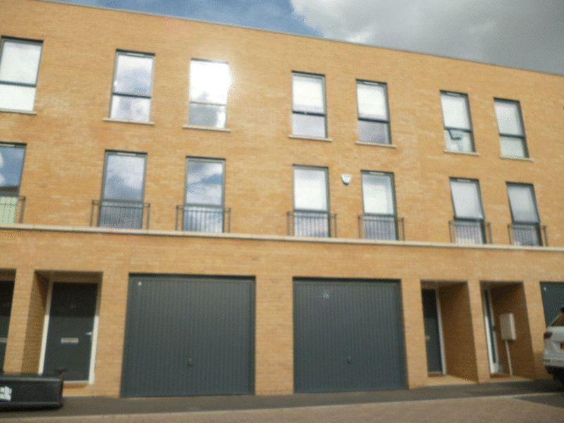 3/4 bedroom 2 bathroom modern home... 4 bed semi-detached house - £ ...