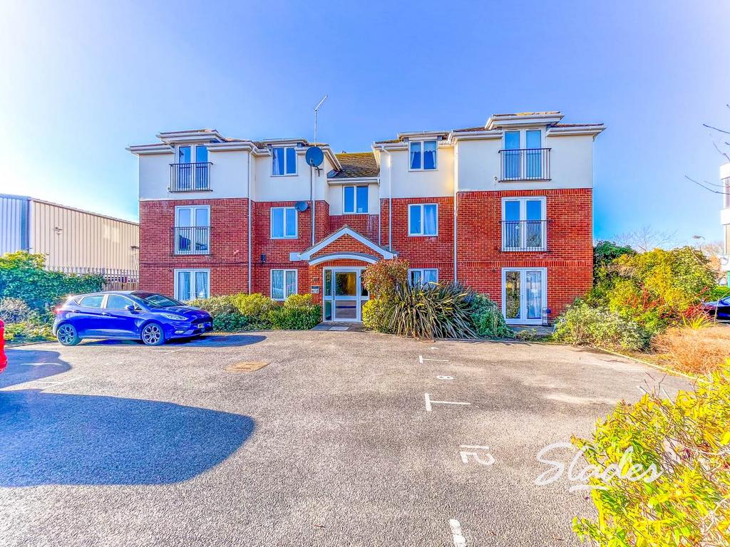Oakhurst Newlands Road Mudeford 2 Bed Flat £995 Pcm £230 Pw