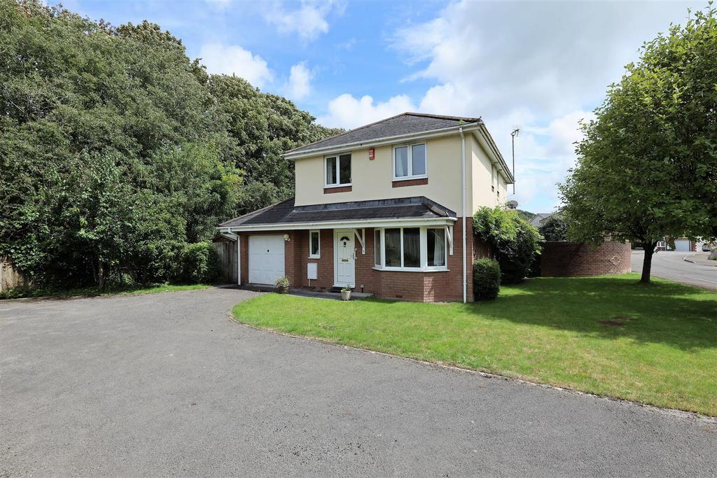 Middlegate Walk, Cowbridge, Vale Of... 4 bed detached house - £525,000