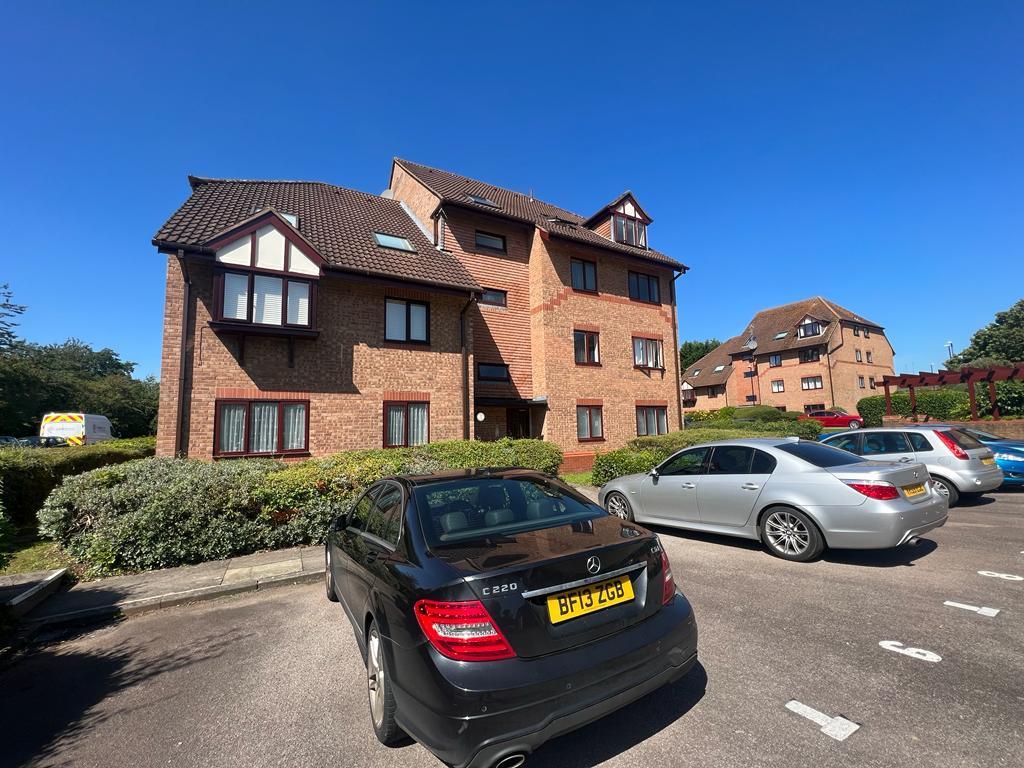 Bowls Court, Coundon, Coventry, CV5 8PG 2 bed flat - £775 pcm (£179 pw)