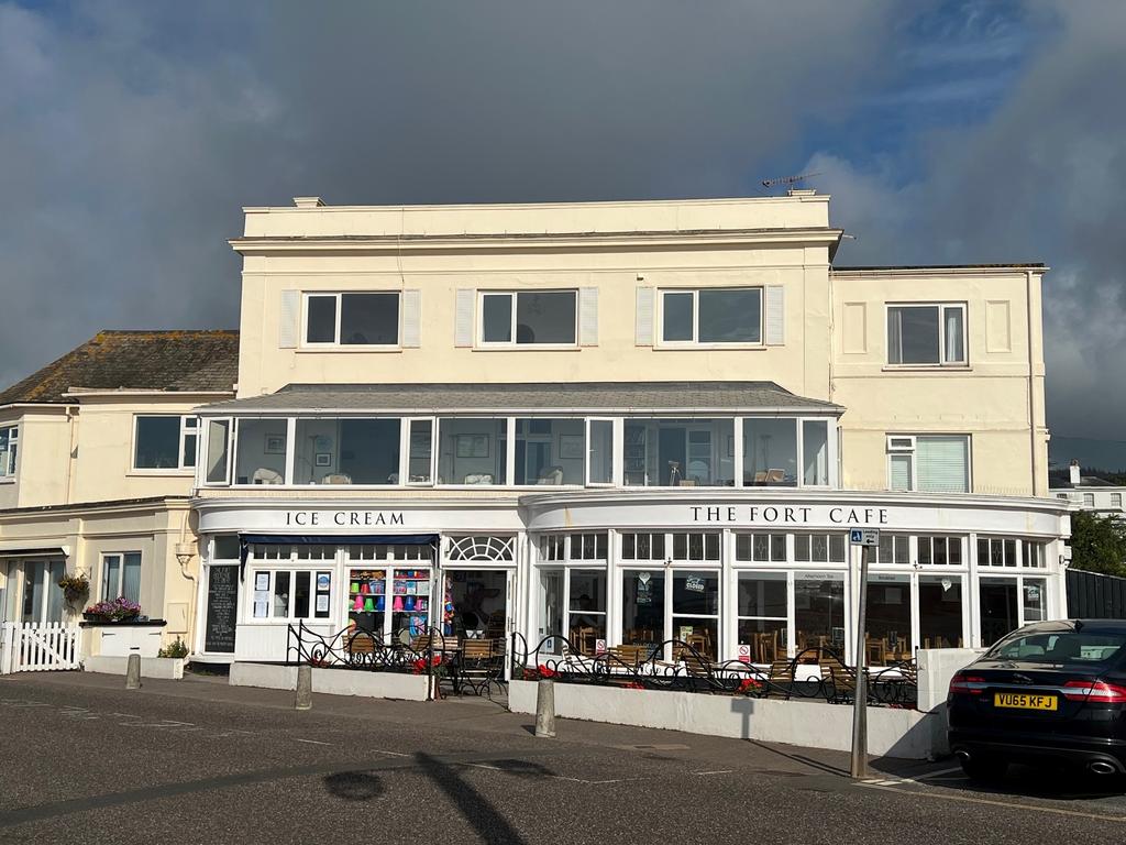 Sidmouth 2 bed apartment - £1,300 pcm (£300 pw)