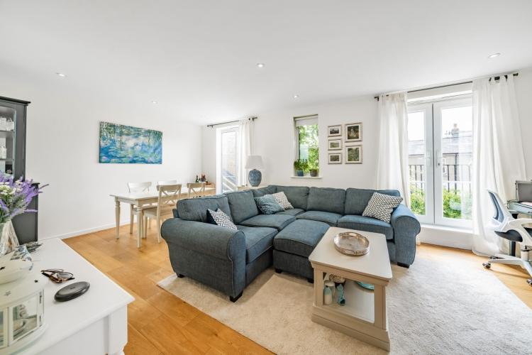 Old Dairy Mews Balham SW12 2 bed house - £2,750 pcm (£635 pw)