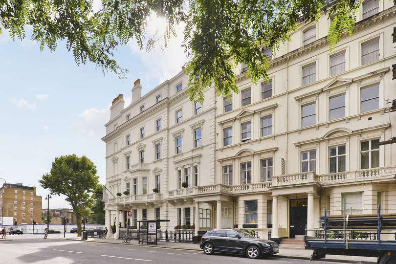 Stanhope Gardens, London, SW7 2 bed flat - £3,445 pcm (£795 pw)