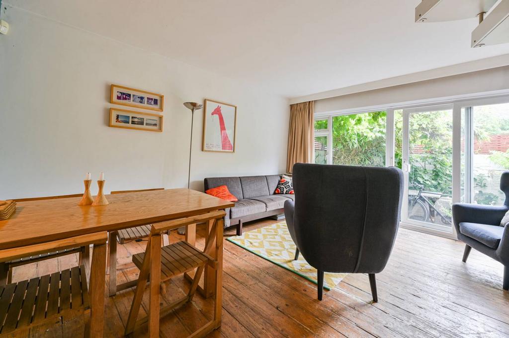 Vauxhall Walk, Vauxhall, London, SE11 3 bed house - £3,120 pcm (£720 pw)