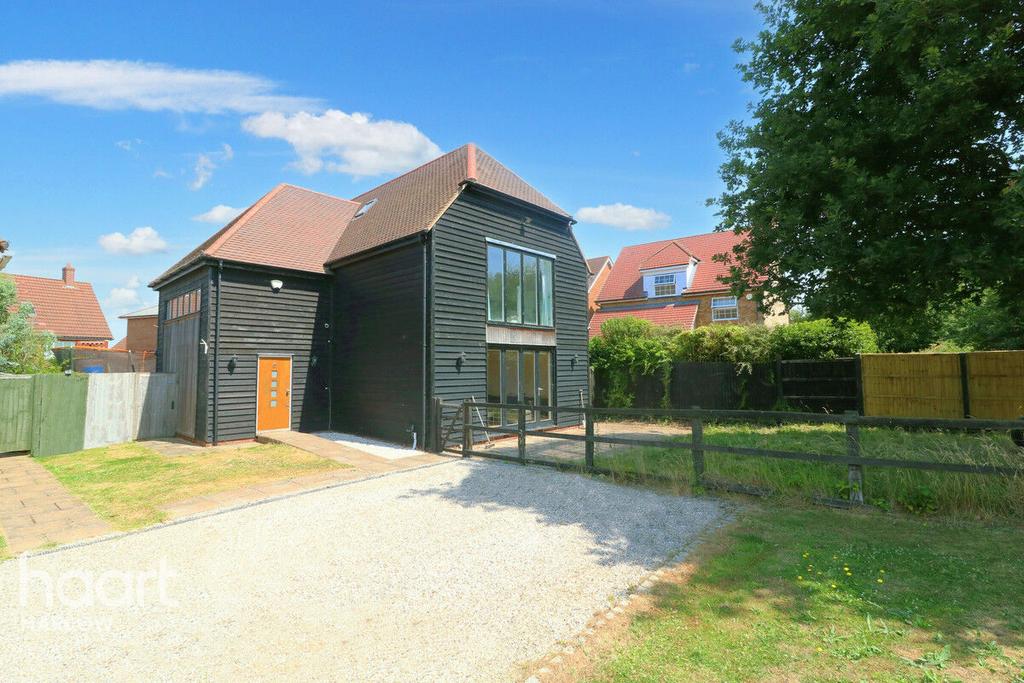 Harlow Common, Harlow 4 bed barn conversion - £800,000