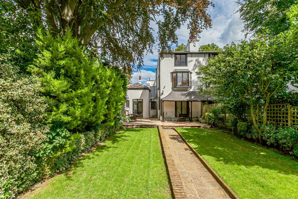 North Hill, Highgate N6 4 bed semi-detached house - £1,850,000