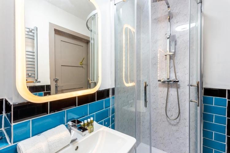 Bond Street London W5 Studio - £1,650 pcm (£381 pw)