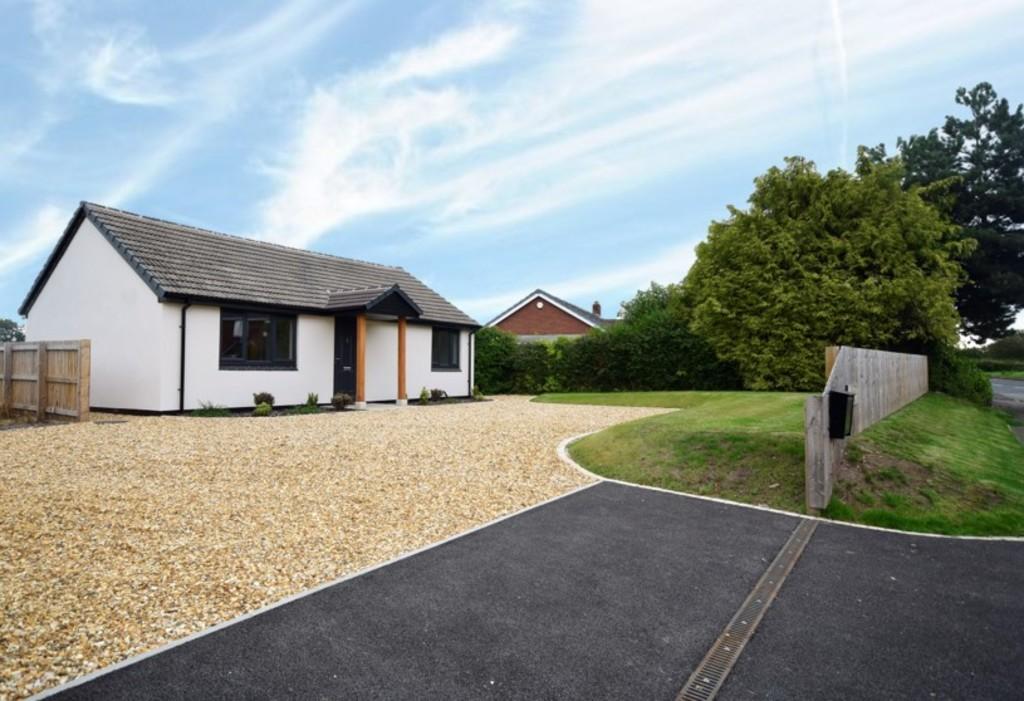 Bronington, Whitchurch 2 bed detached bungalow - £345,000