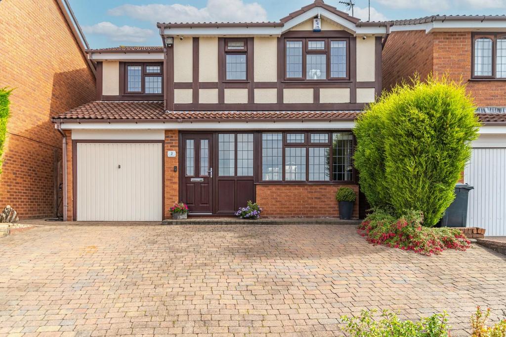Hastings Court, Dudley 4 bed house - £350,000