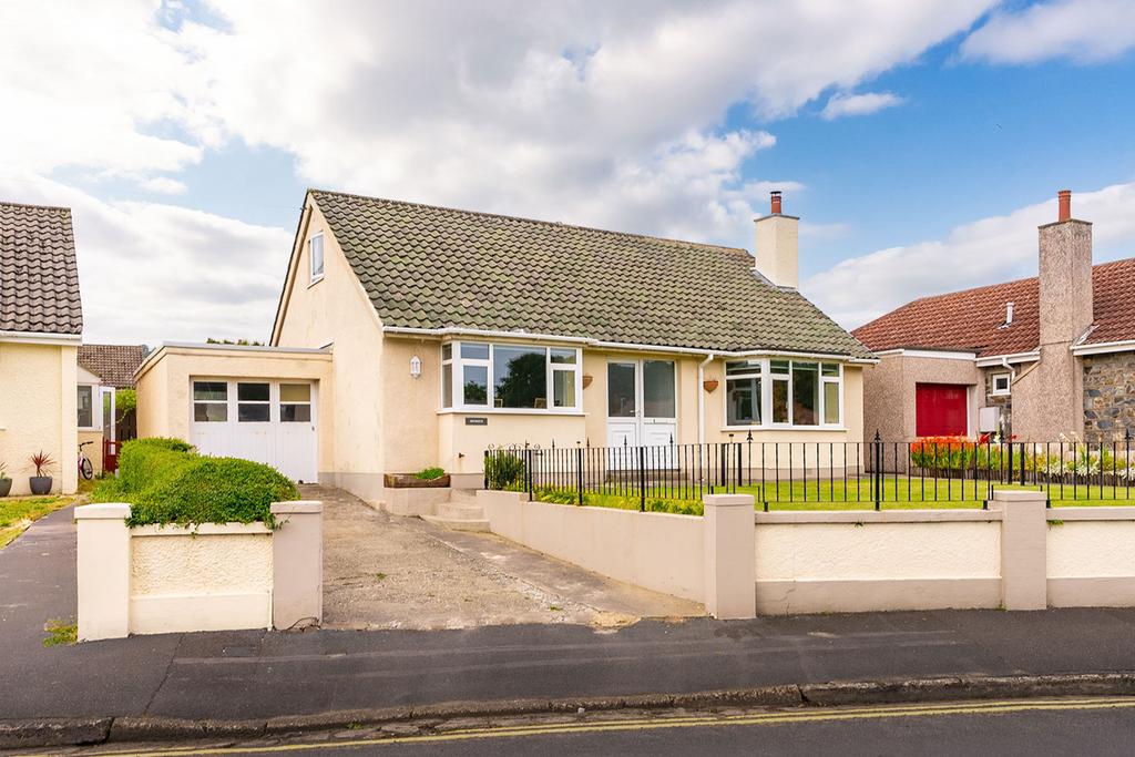 Monreith, Athol Park, Port Erin 4 bed detached bungalow for sale - £439,950
