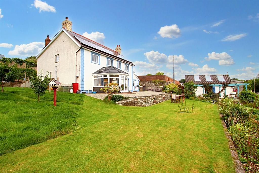 Ferwig, Cardigan 4 bed detached house for sale - £460,000