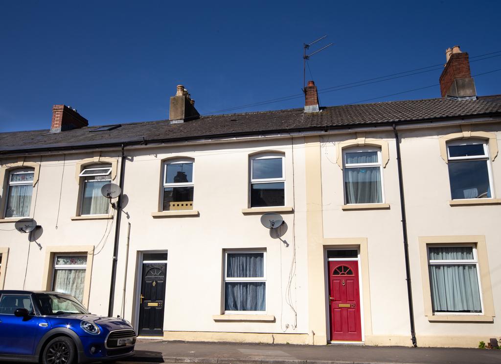 Planet Street, Adamsdown, Cardiff, CF24 3 bed terraced house to rent ...