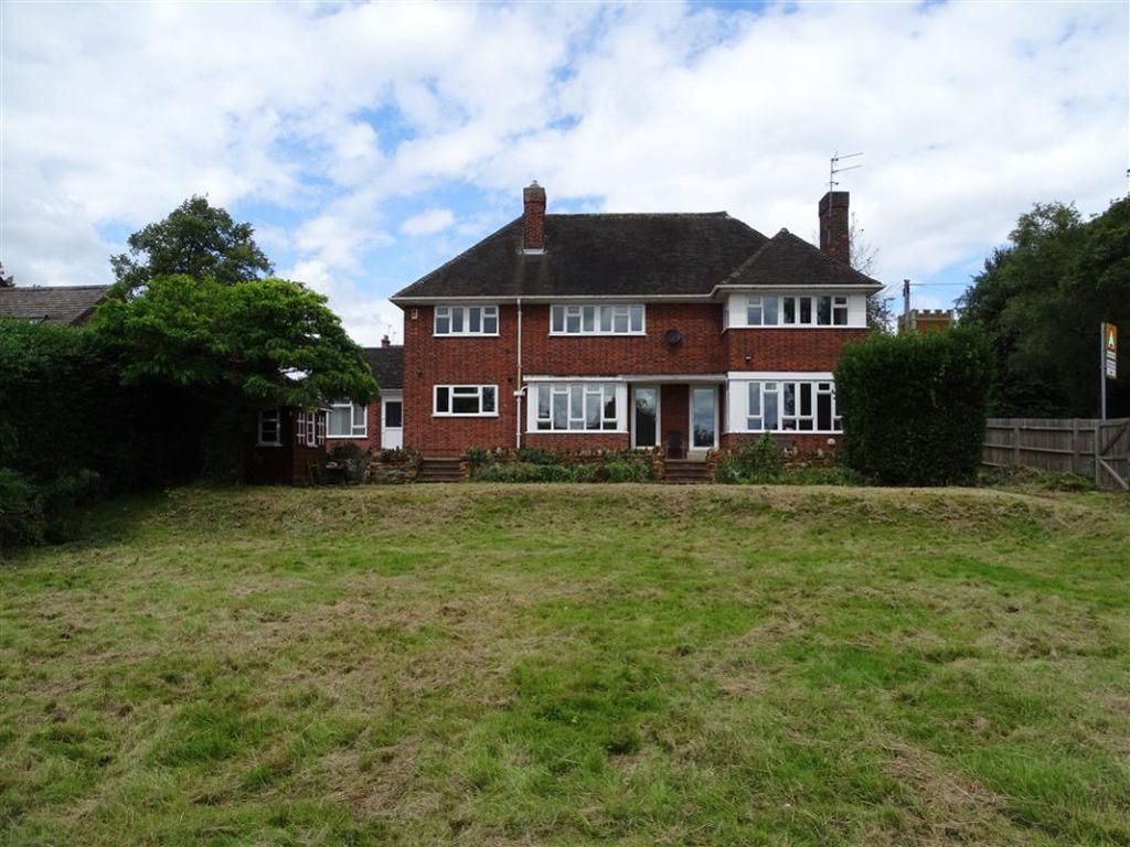 Midland Rd, Wellingborough, NN8 1NF 4 bed house - £1,200 pcm (£277 pw)