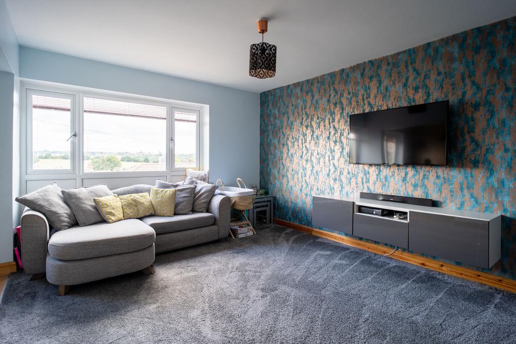 Enfield Drive, Batley, WF17 4 bed semi-detached house - £180,000