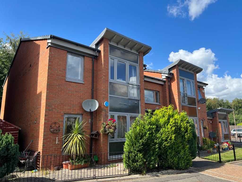 Mid Gogarloch Syke, South Gyle... 2 bed flat - £1,100 pcm (£254 pw)