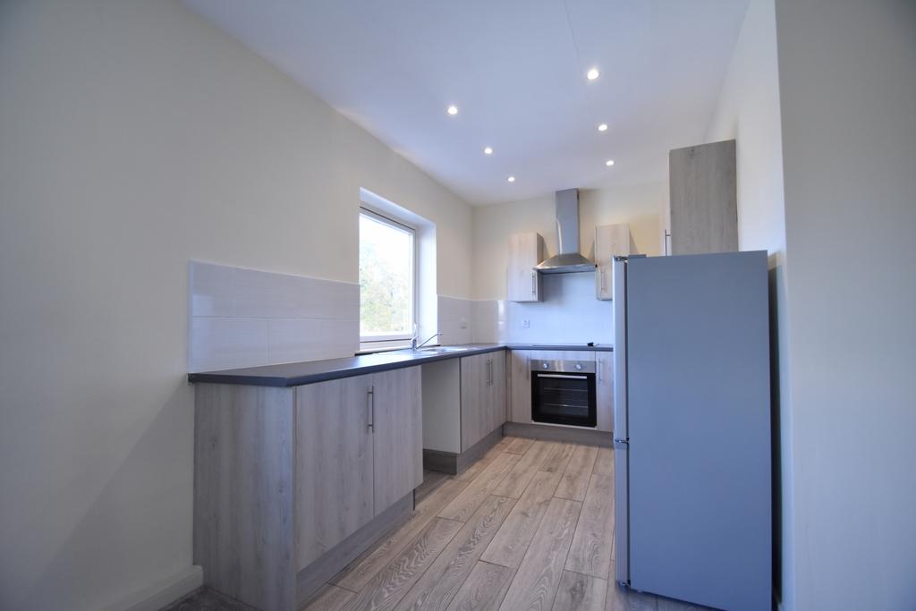 Main Street, Garforth 2 bed flat - £800 pcm (£185 pw)