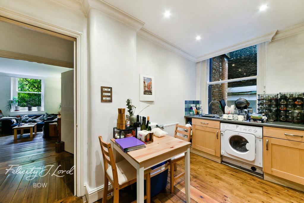 Bow Road, LONDON 2 bed apartment for sale - £500,000