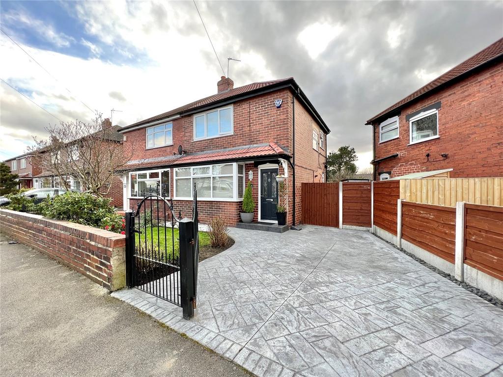 Tennyson Road Reddish Stockport Sk5 2 Bed Semi Detached House £220 000