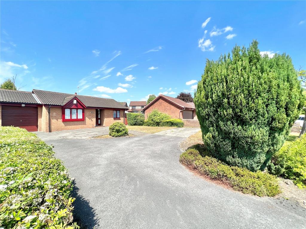 Felltop Drive, Reddish, Stockport, SK5 3 bed bungalow - £310,000