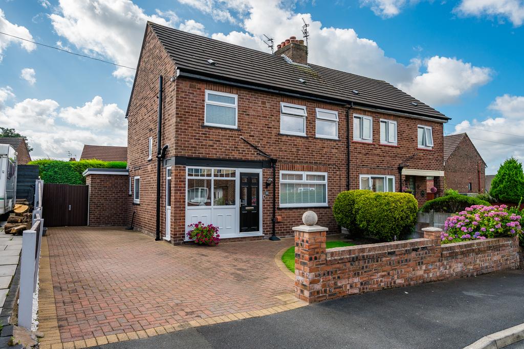 Fosters Road, Haydock, WA11 3 bed semi-detached house - £220,000