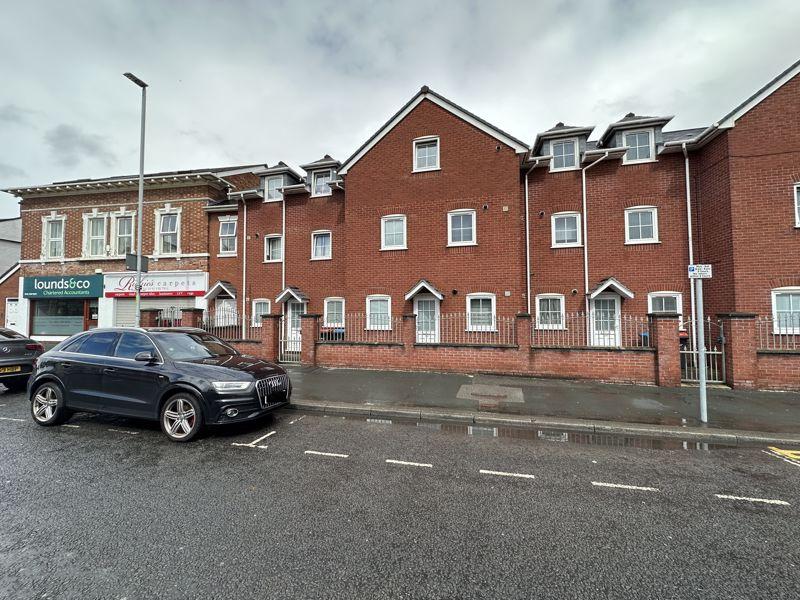 Chester Road, Little Sutton 1 bed apartment - £575 pcm (£133 pw)