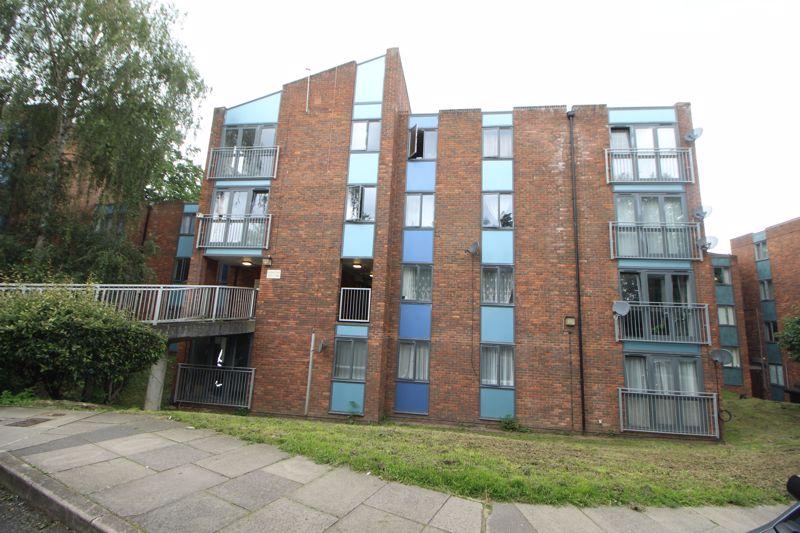 Copley Close, London, W7 1 bed flat - £1,350 pcm (£312 pw)
