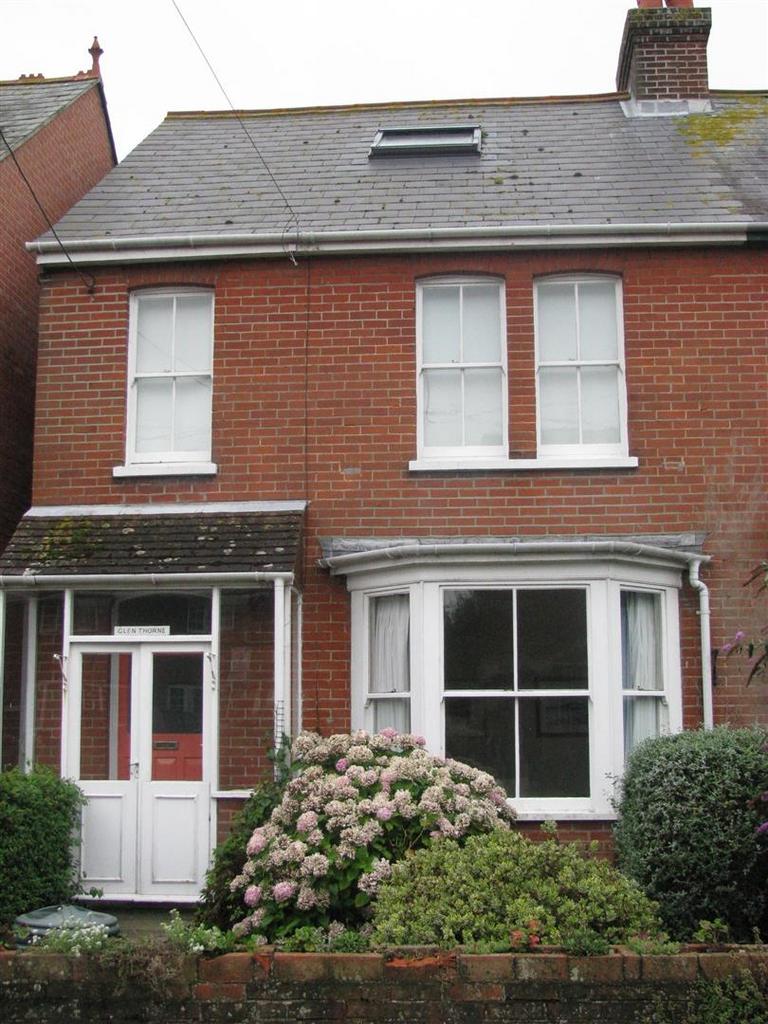 Victoria Road, Yarmouth 3 bed terraced house - £1,100 pcm (£254 pw)