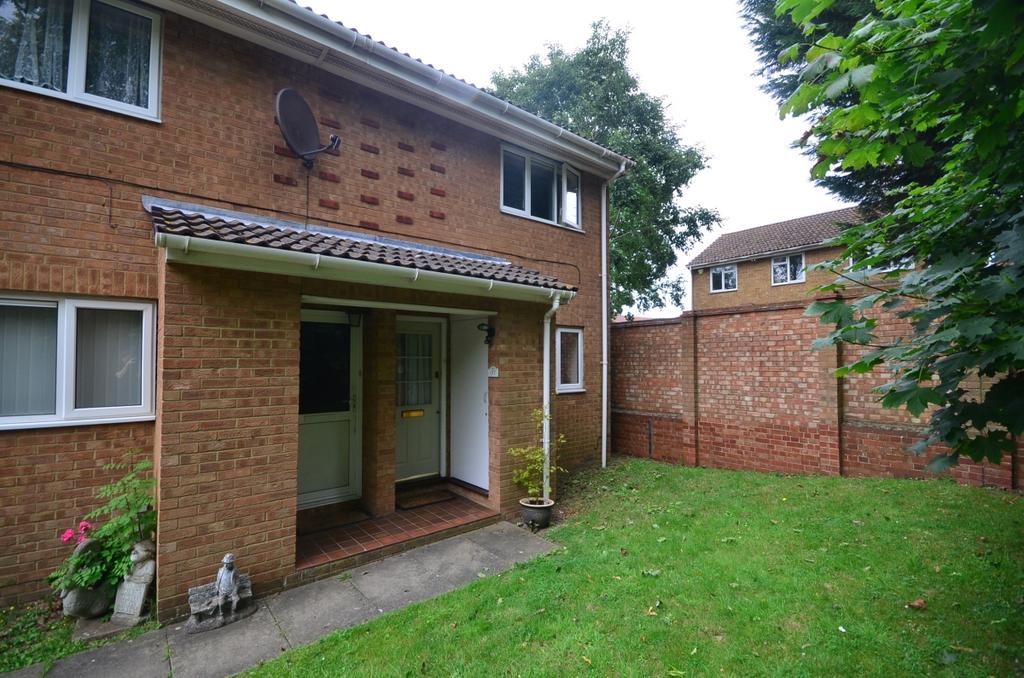 Ferrier Close Gillingham ME8 1 bed ground floor maisonette - £850 pcm ...