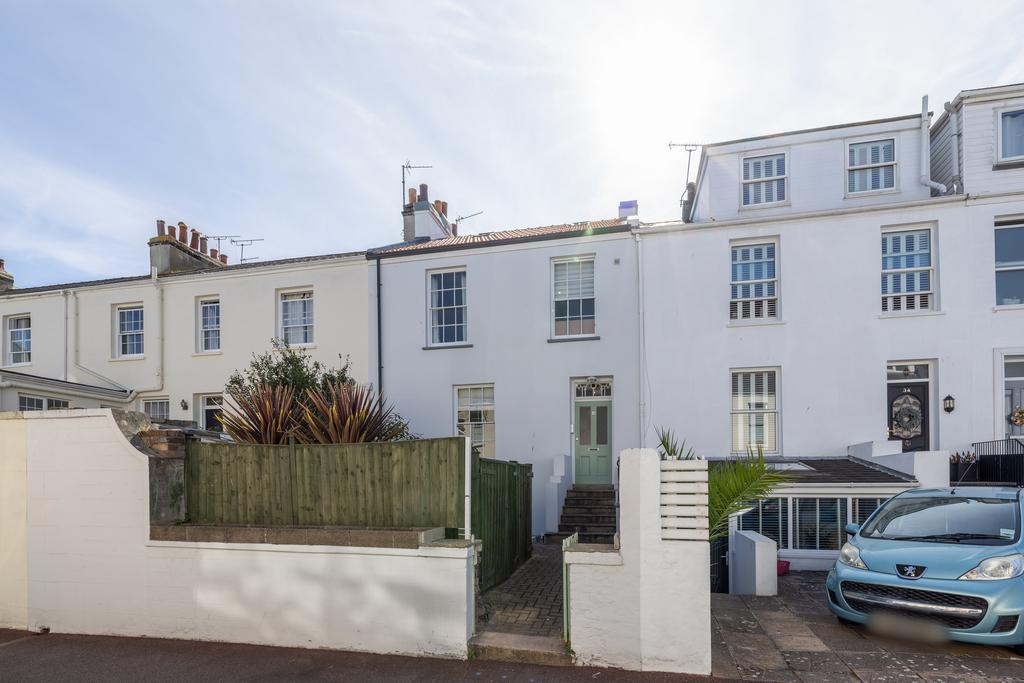 32 Chevalier Road, St. Helier, Jersey 1 bed apartment - £1,250 pcm (£ ...
