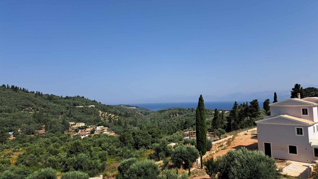 4000 sqm Land with Breathtaking Sea... Land - £186,566* (€215,539)
