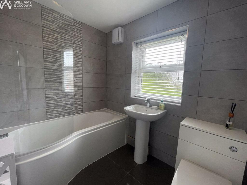 Penysarn, Penysarn, Anglesey, LL69 3 bed cottage for sale - £200,000