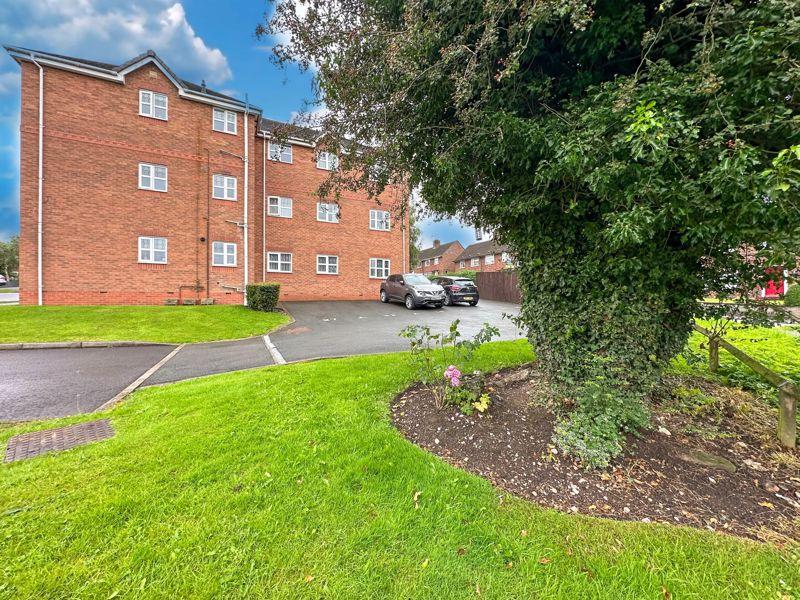 Moorland Heights Biddulph St8 6tn 2 Bed Apartment £95 000