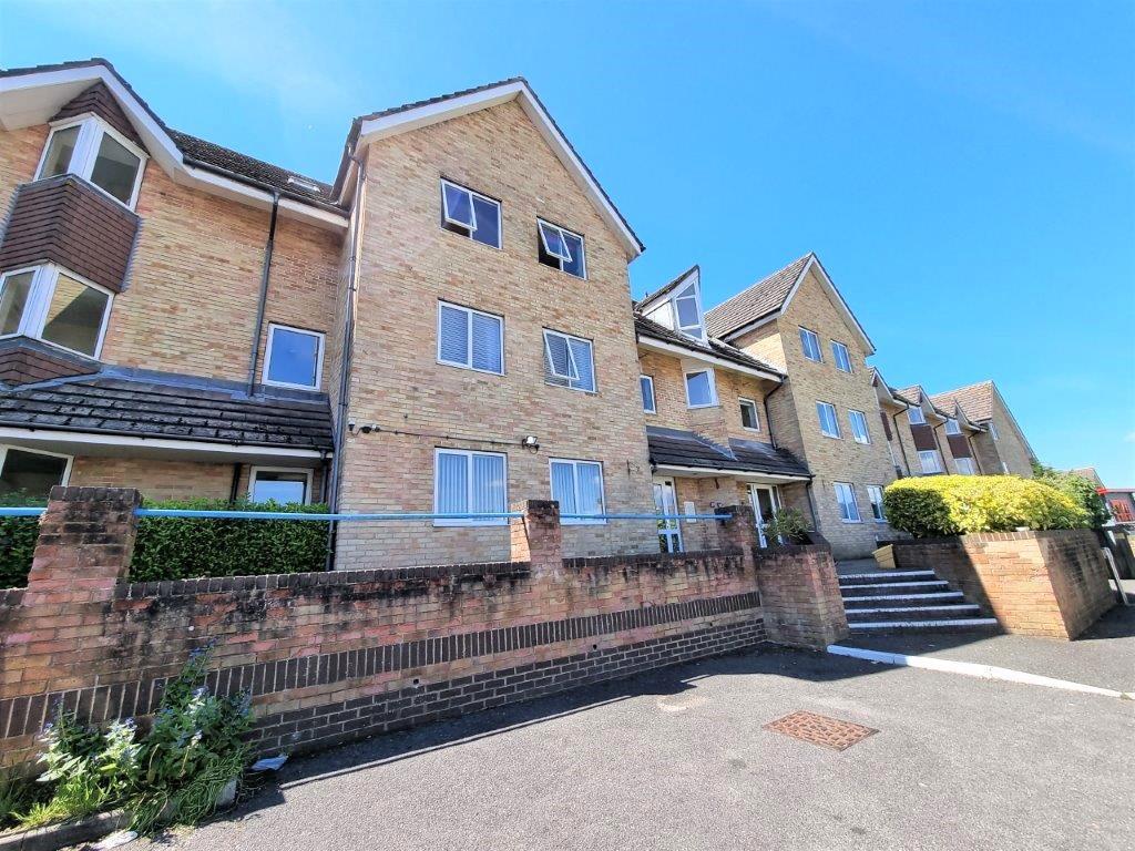 14 Sunnyhill Road, Poole BH12 1 bed apartment for sale - £90,000