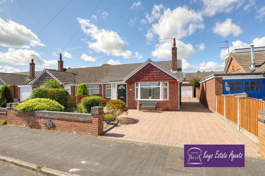 Springfield Drive, Forsbrook, 2 bed semi-detached bungalow - £220,000