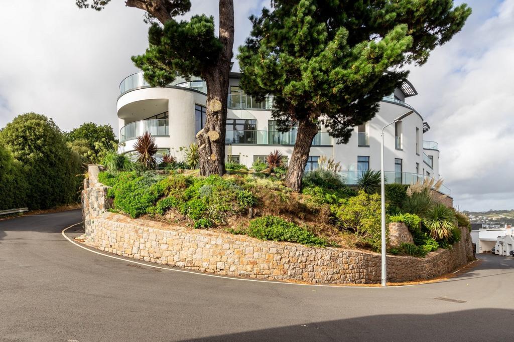 Le Mont De La Rocque, St. Brelade, Jersey. JE3 8BQ 2 bed ground floor ...