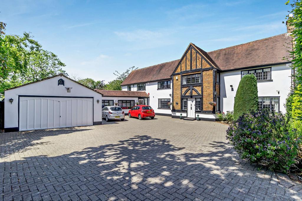 High Street, Pinner, HA5 5 bed detached house - £2,000,000