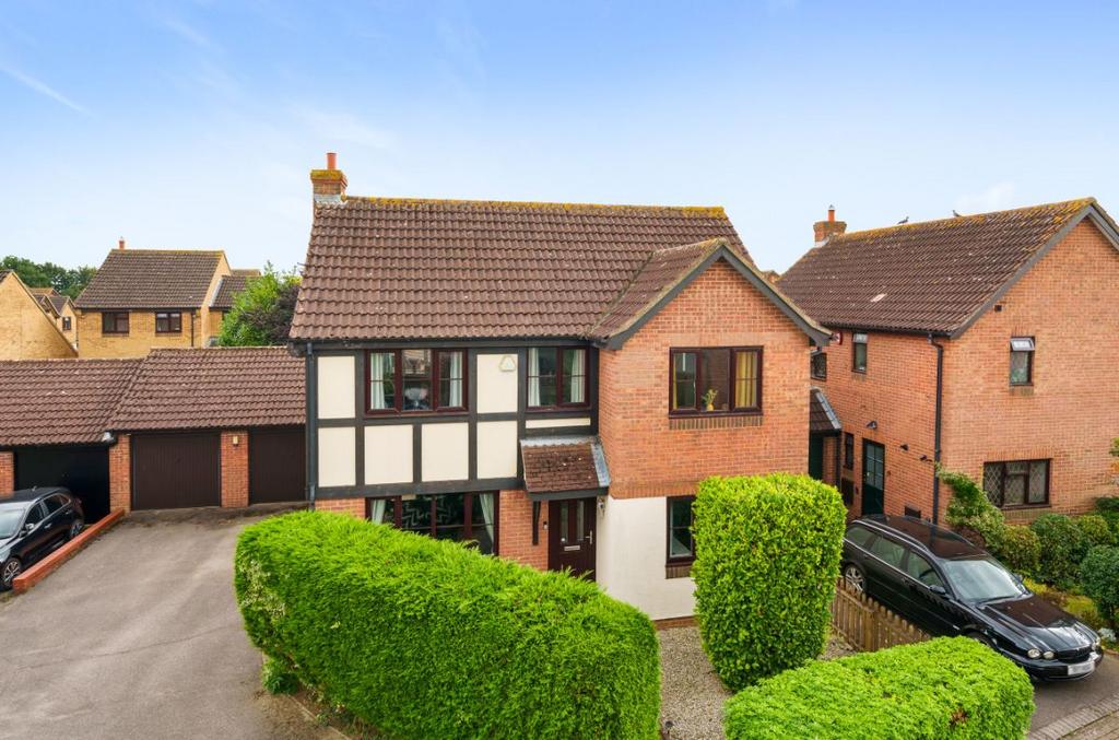 Harrier Way, Kempston, Bedford 4 bed detached house - £440,000
