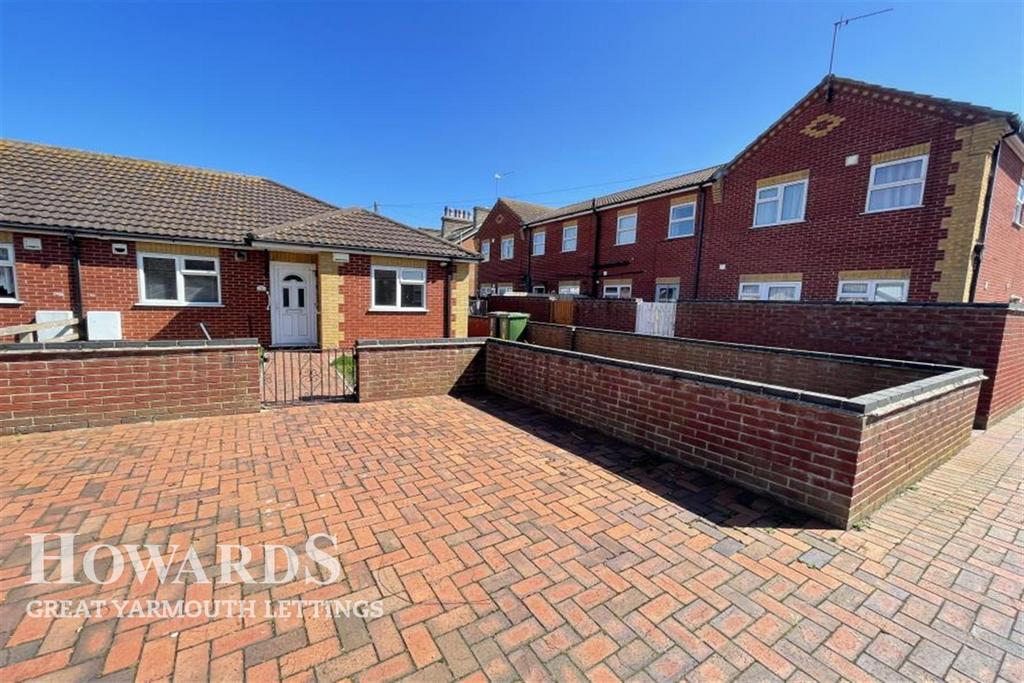 Great Yarmouth 2 Bed Detached House £895 Pcm £207 Pw