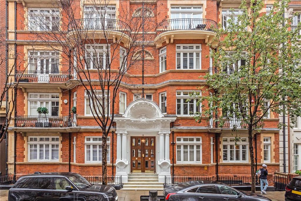 Washington House, SW3 3 bed apartment - £4,350,000