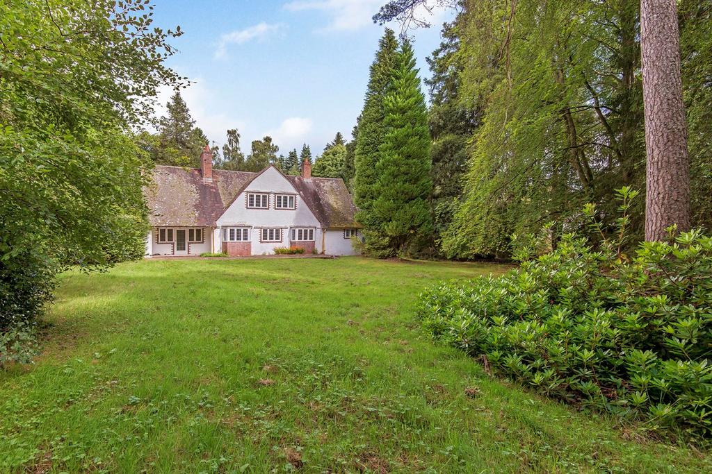 Caledonian Crescent, Auchterarder, PH3 4 bed detached house - £1,100,000