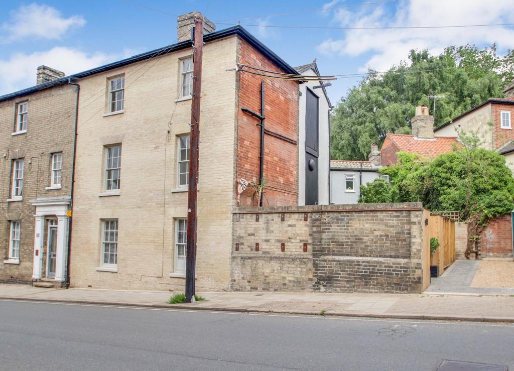 St. Johns Street, Woodbridge 3 bed townhouse - £1,500 pcm (£346 pw)